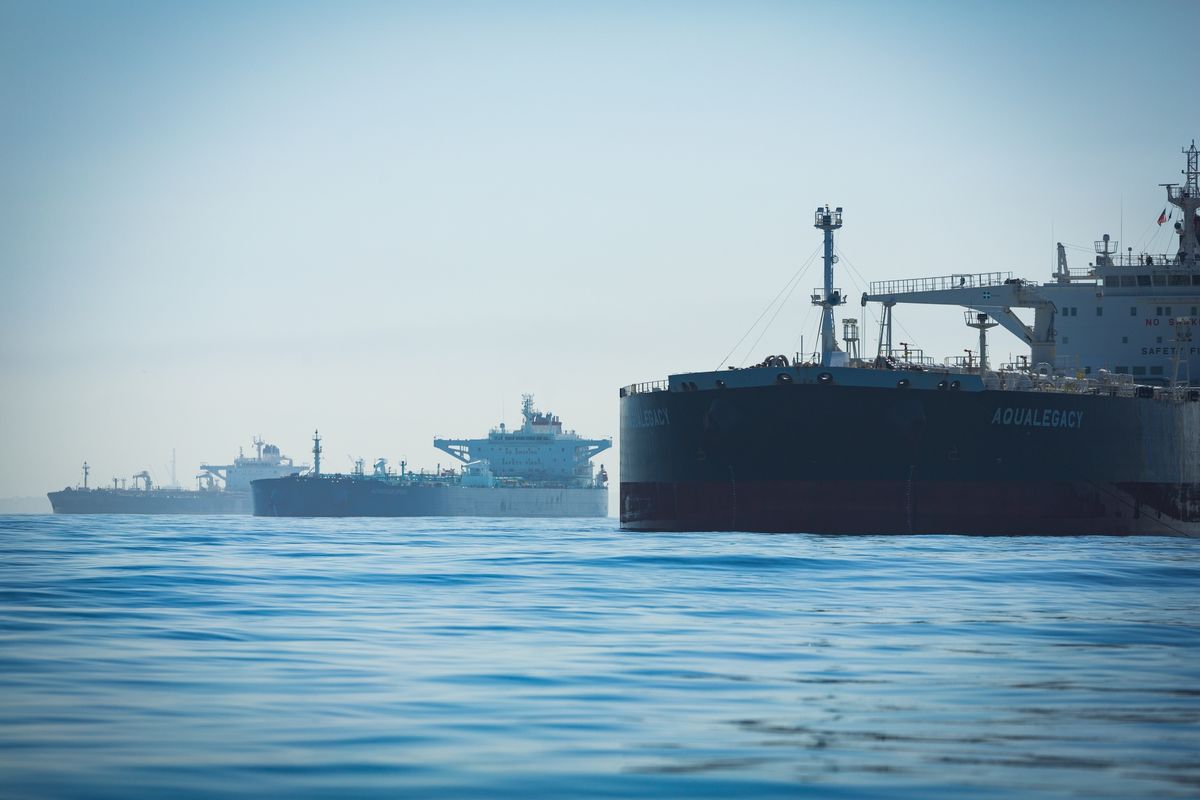 Russians are accused of smuggling Venezualean oil | Ukrainian and World ...