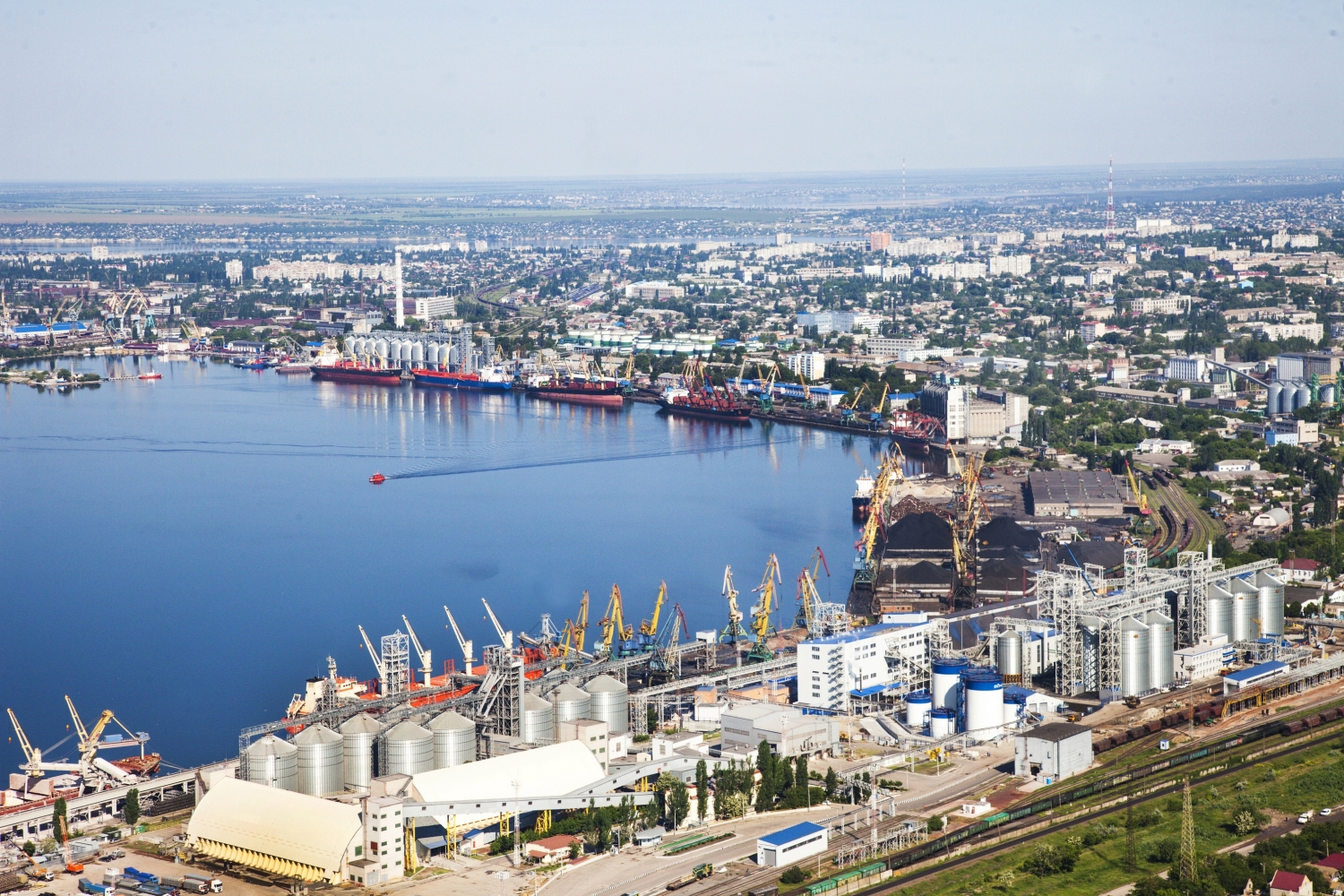 More than 50 ships are still blocked in the ports of Ukraine ...