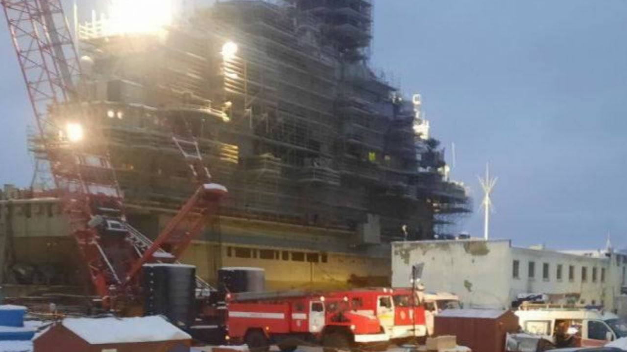 The only aircraft carrier "Admiral Kuznetsov" caught fire for the ...