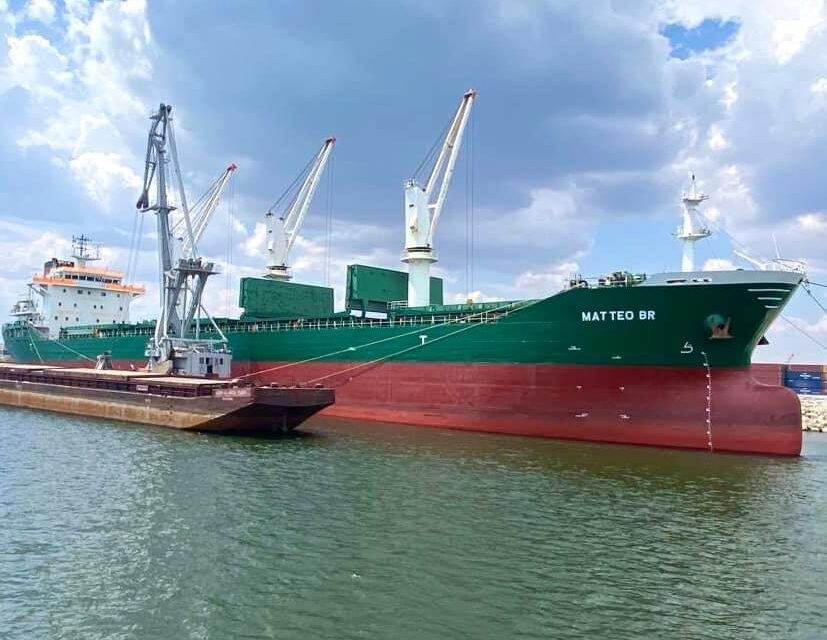A new record: UDS loaded a bulk carrier with 22,700 tons of grain ...