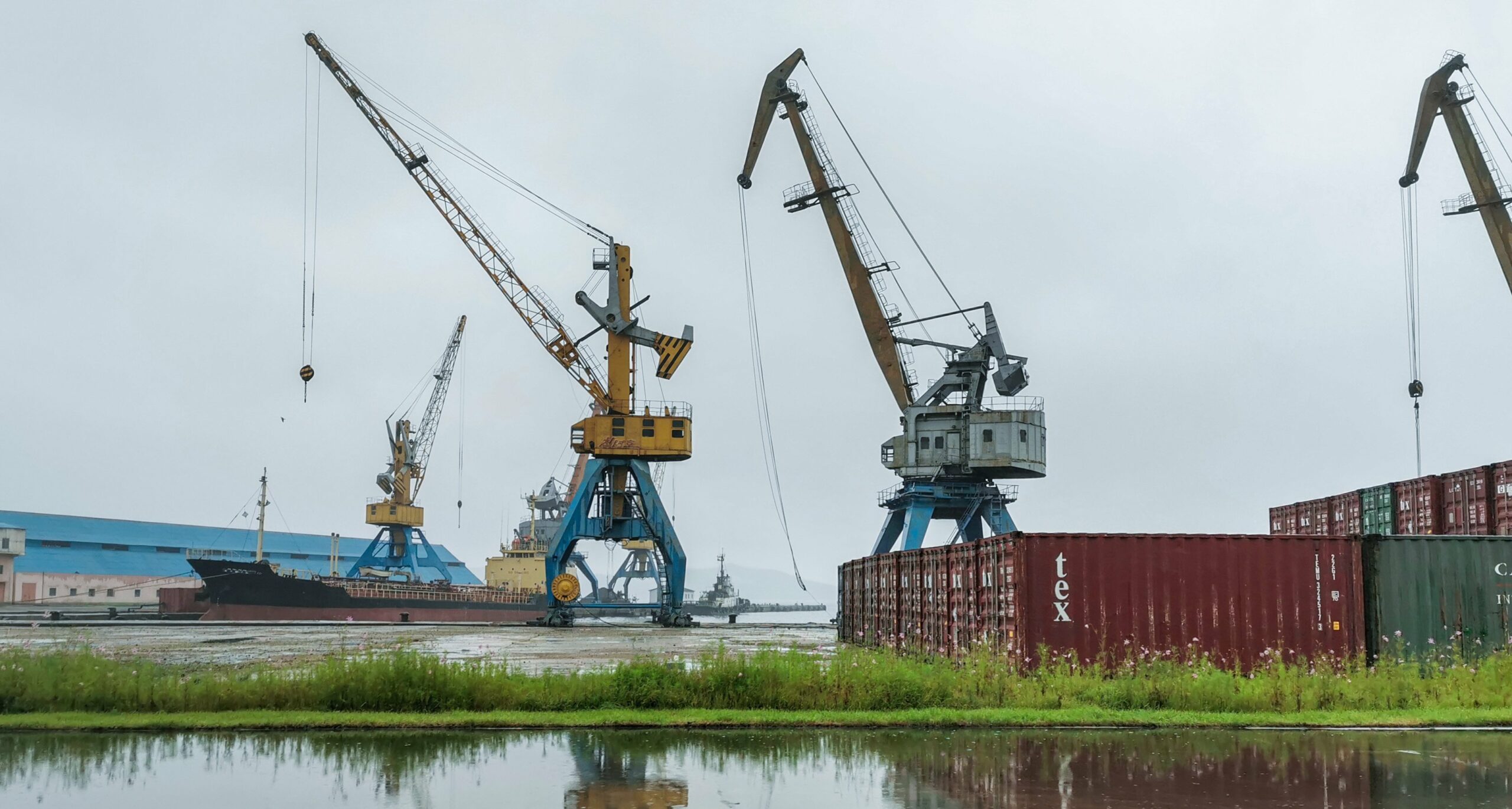 The DPRK delivered more than 2,000 containers of military equipment to ...