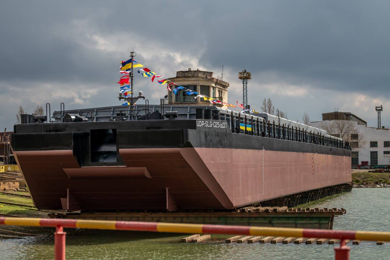 UDS launched another SLG-class barge | Ukrainian and World Shipping ...