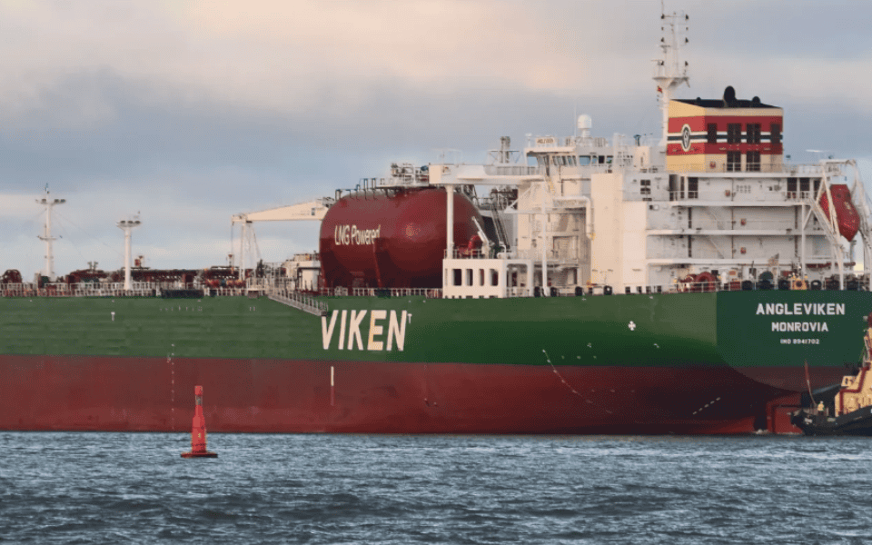 A tanker with Ukrainian sailors rescued a fisherman in the Java Sea ...