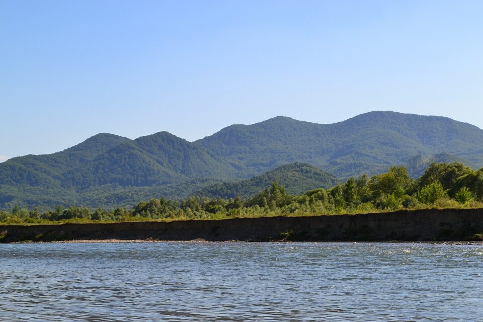 The bridge from Ukraine across the Tysa River will increase exports ...