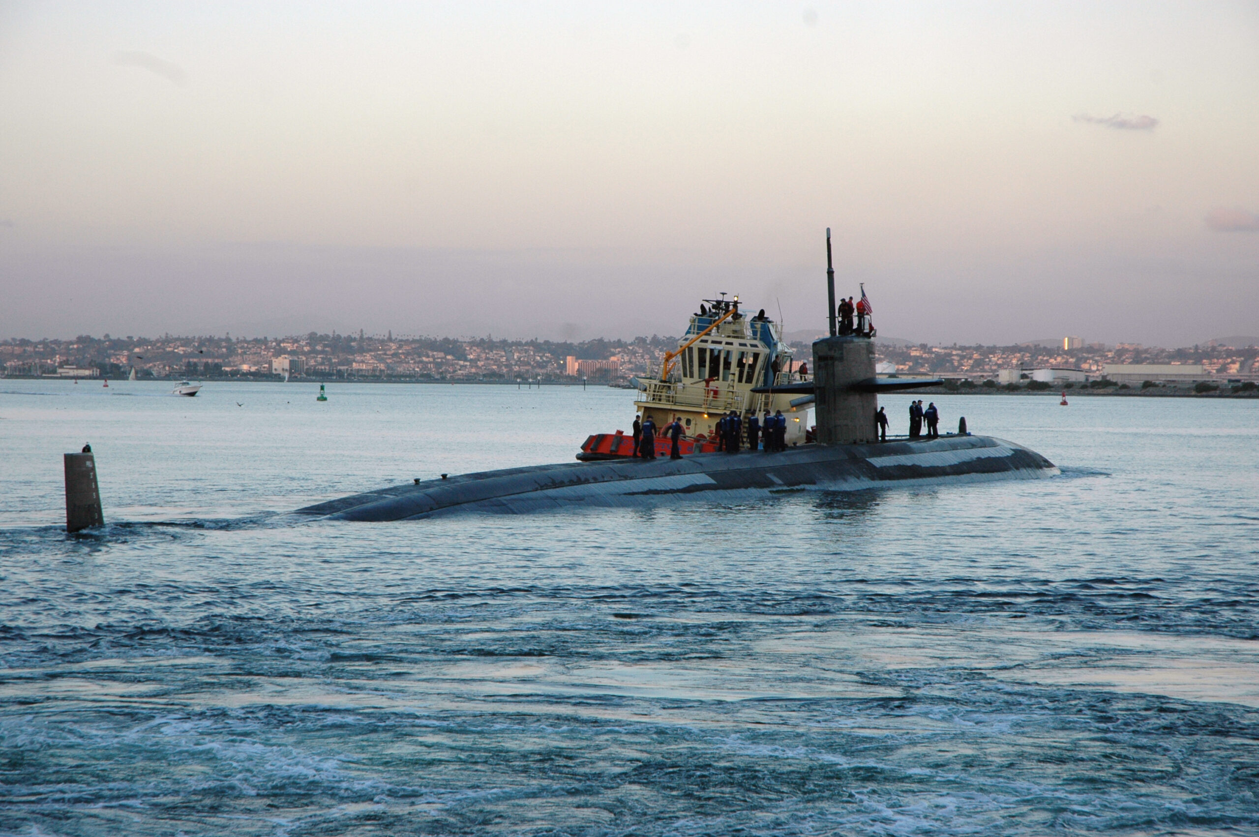 The US sent a nuclear submarine to Cuba amid the visit of Russian ships ...