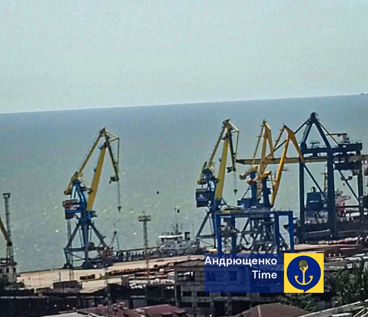 A Russian tanker was spotted in the port of Mariupol | Ukrainian and ...