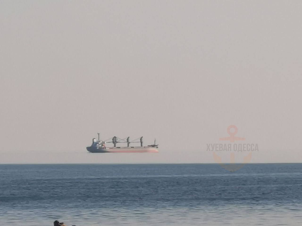 Wingardium Leviosa: in Odesa, you could see a "flying" vessel ...