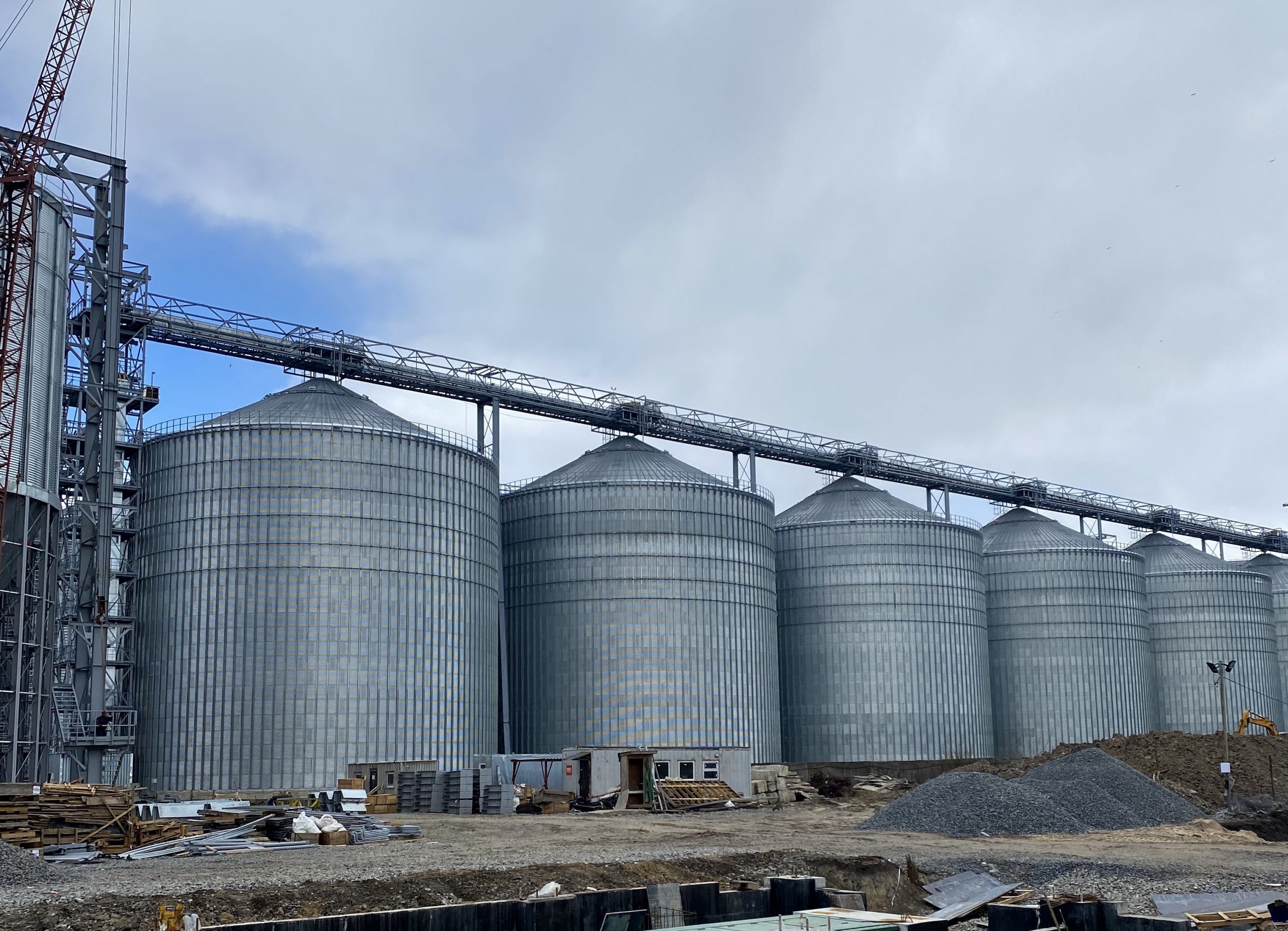 The Russians attacked one of the largest Kernel factories: the facility ...