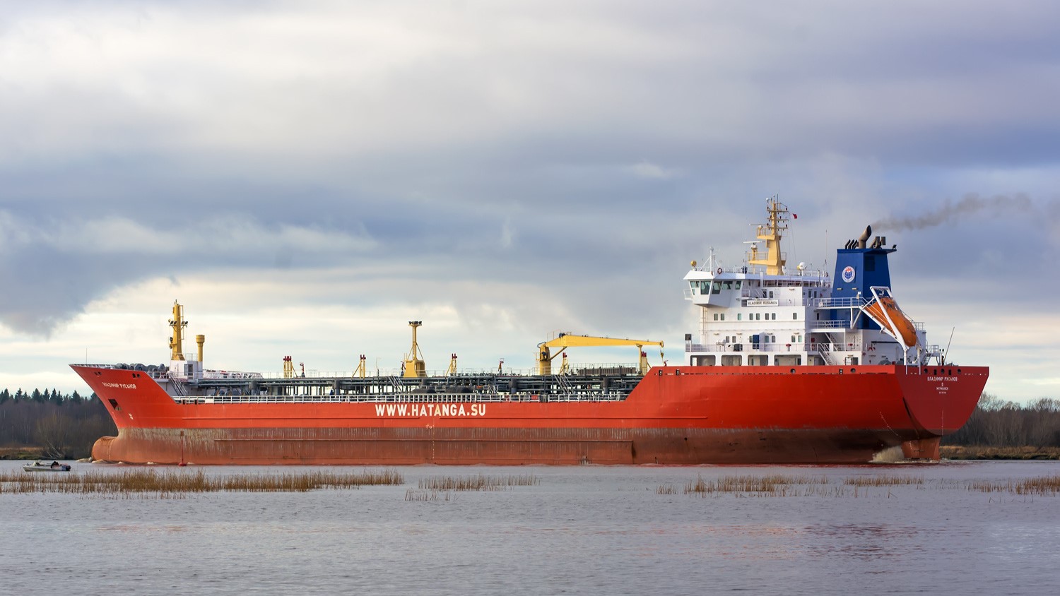 A Russian tanker was spotted near the Norwegian gas pipeline ...