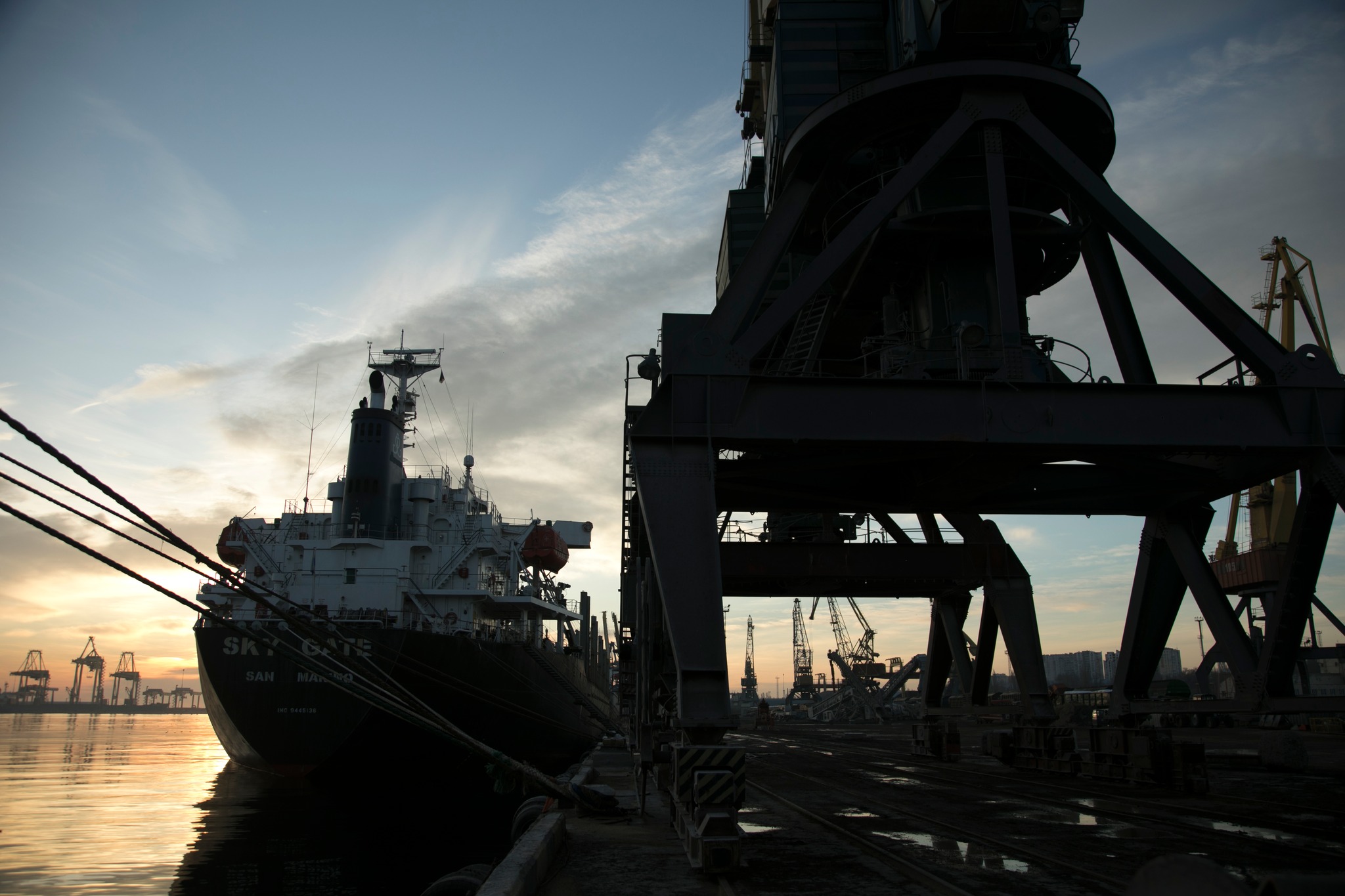 In September, seaports of Ukraine processed 7 million tons of cargo ...