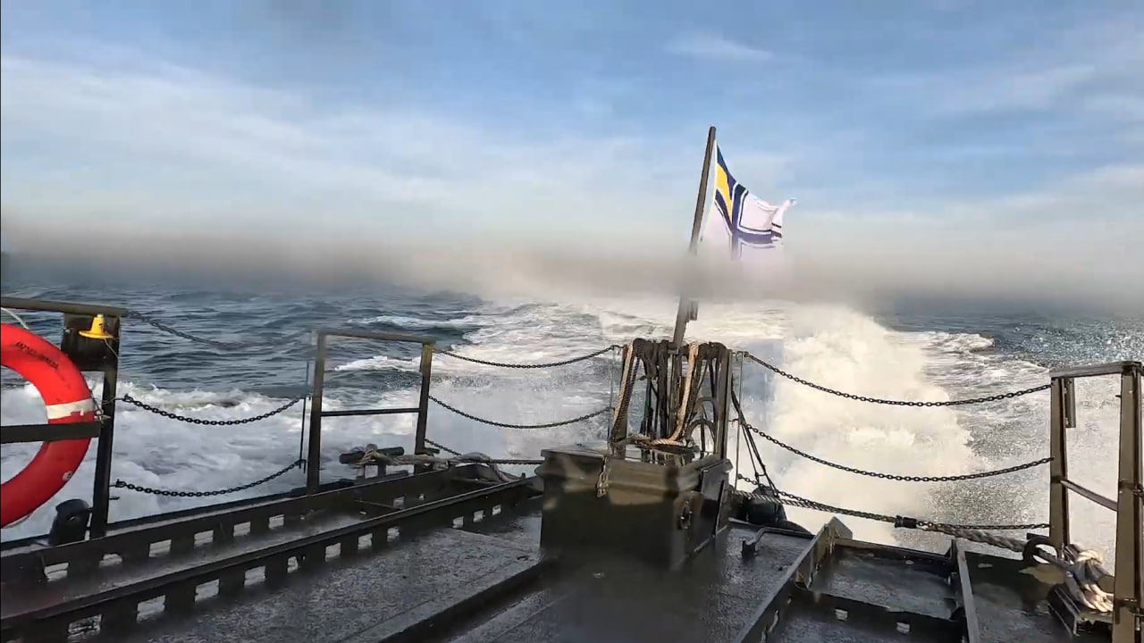 Swedish boats have already started to fulfill the tasks of demining in ...