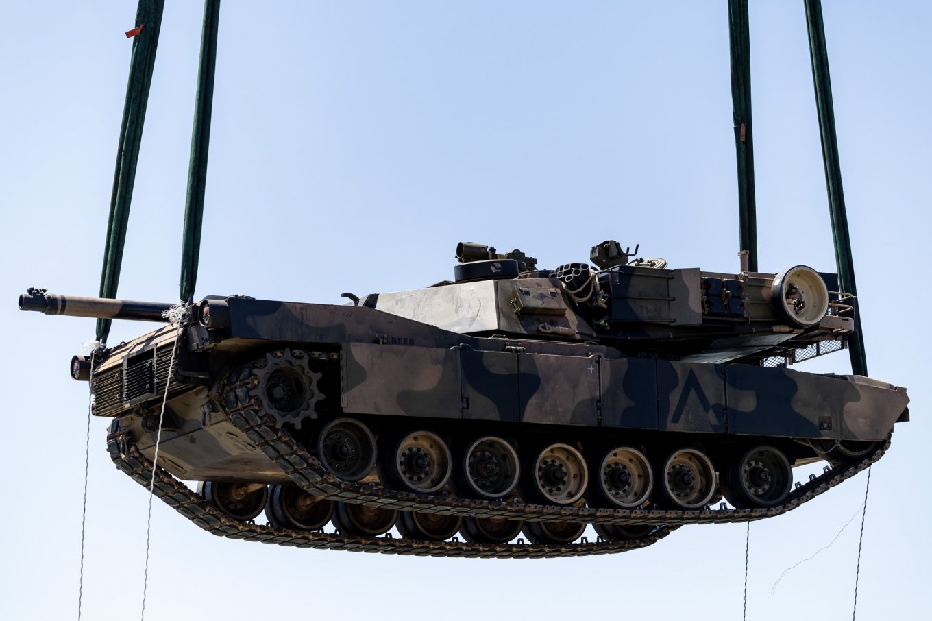 Australia sent the first Abrams tank to Ukraine by sea | Ukrainian and ...