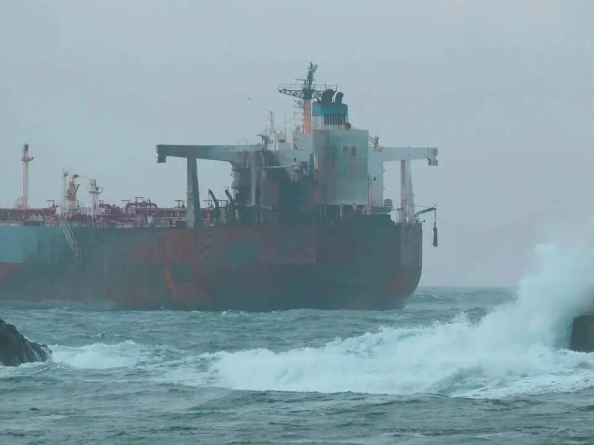 A drone attacked a tanker of the Russian "shadow fleet" in the Black ...